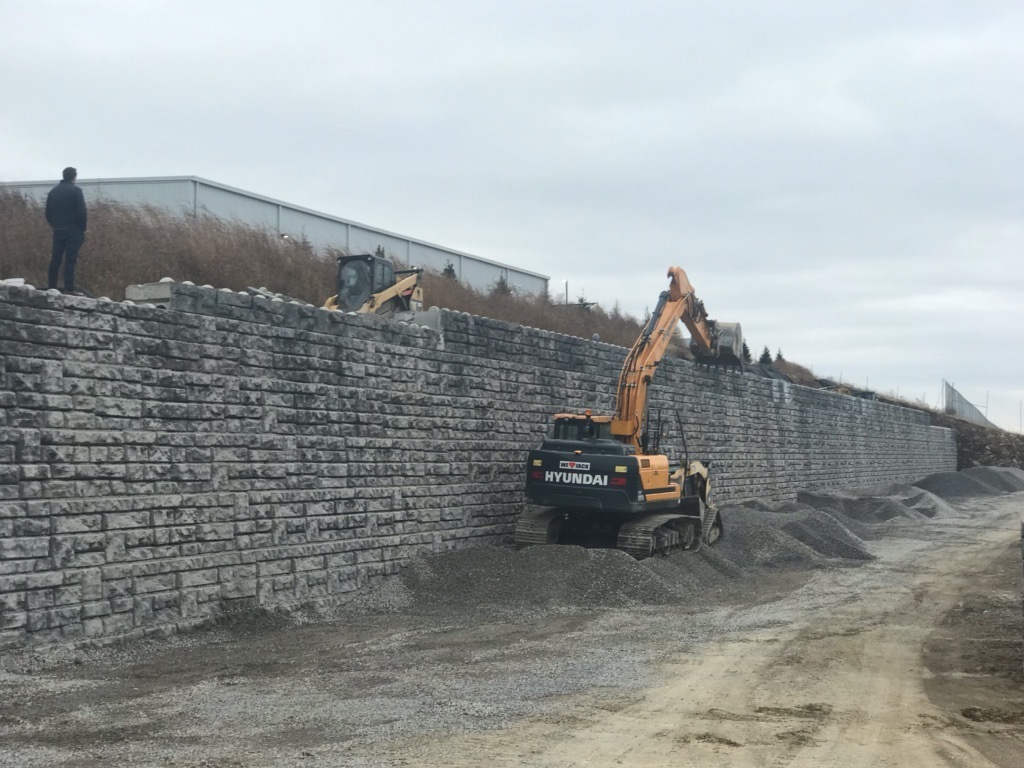 Expert Retaining Wall Solutions for Large, Complex Projects - Redi-Rock ...
