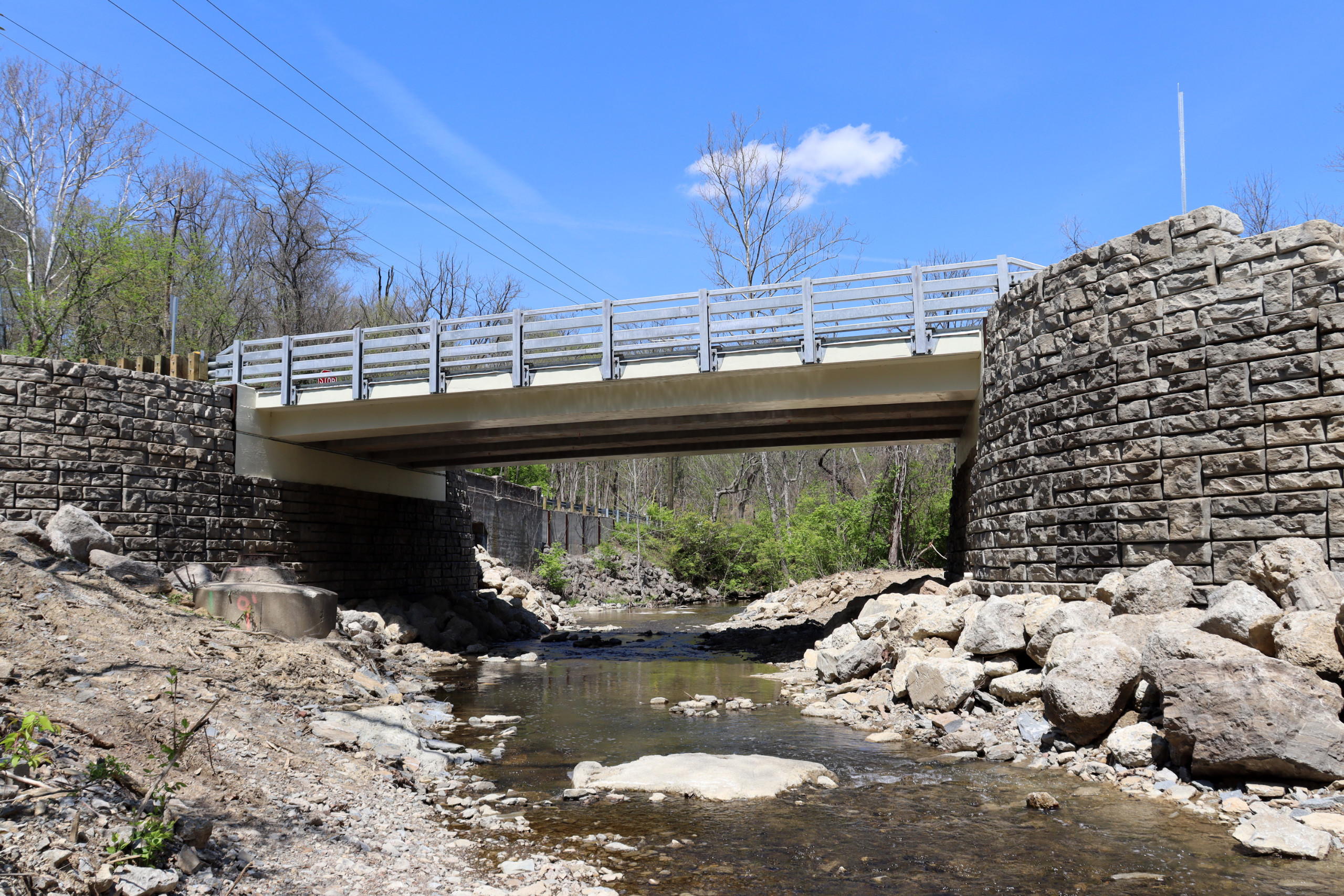Proven Retaining Wall Solutions for Transportation Projects - Redi-Rock ...