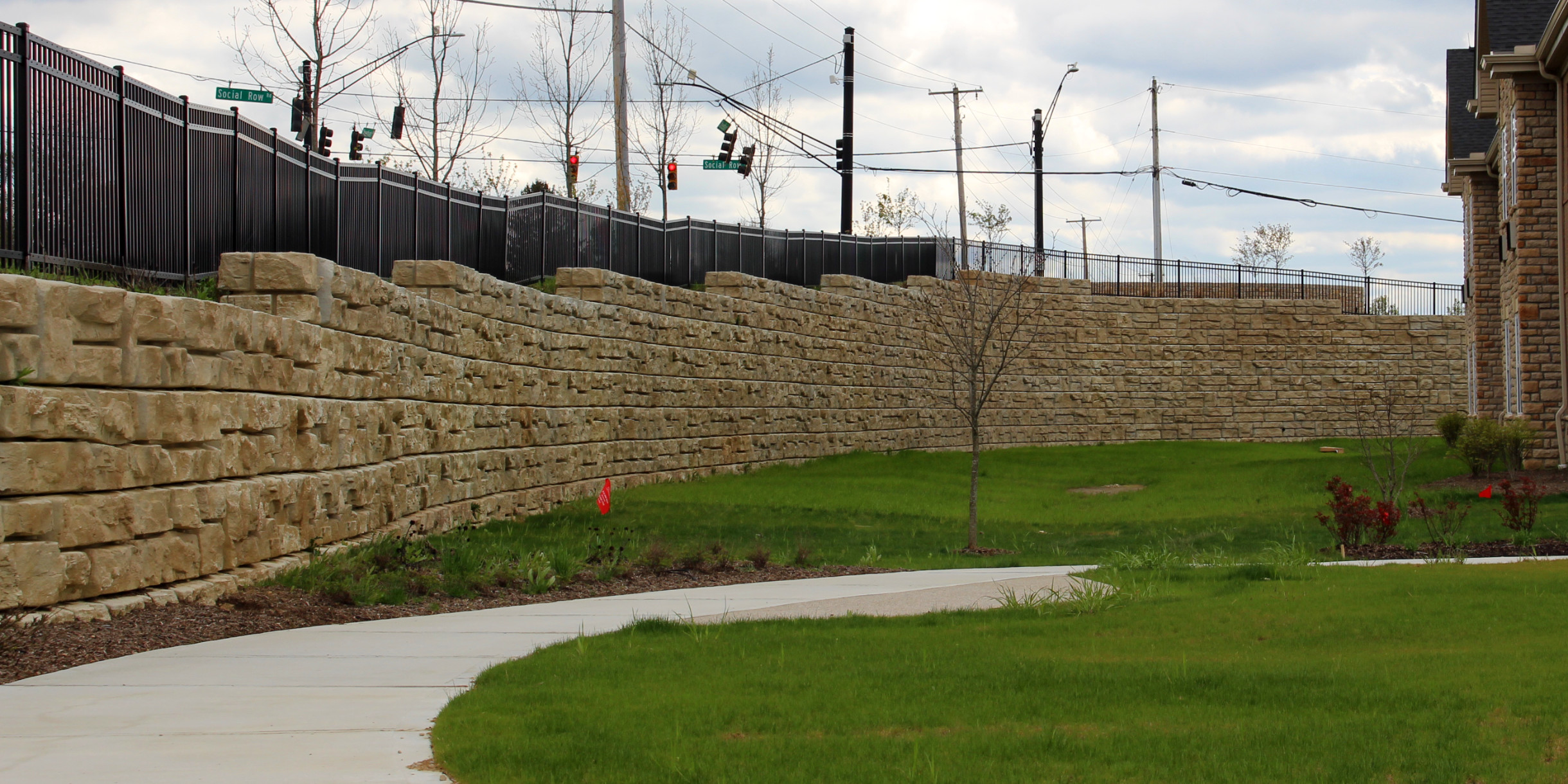 Achieve a Stunning Look with Ledgestone Wall Texture - Redi-Rock Structures